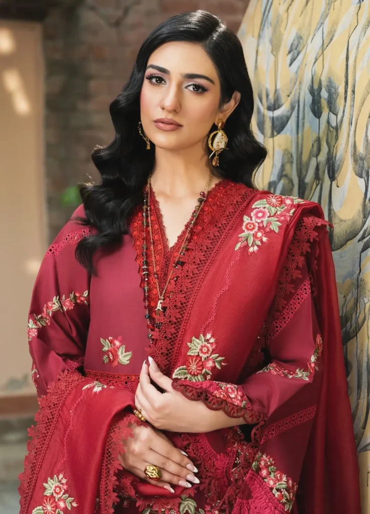 Sarah Khan: Biography, Dramas List - WeGreen Entertainment