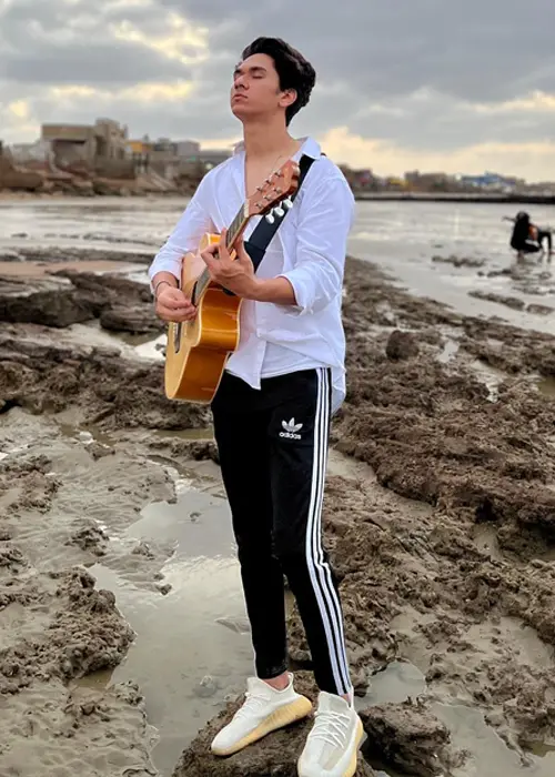 Samar Abbas: Biography, Dramas List - WeGreen Entertainment