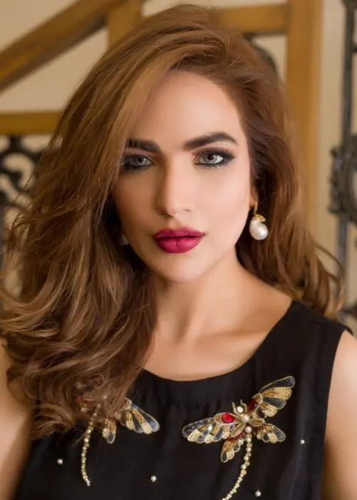 Humaira Asghar: Biography, Dramas List - WeGreen Entertainment