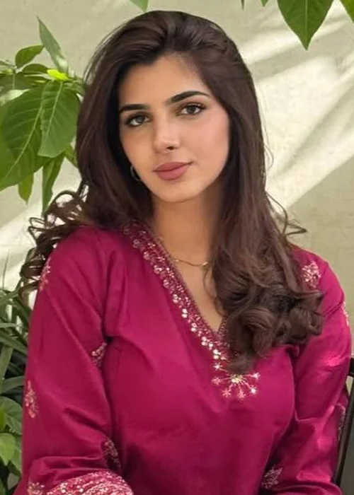 Vaneeza Sattar: Biography, Dramas List - WeGreen Entertainment